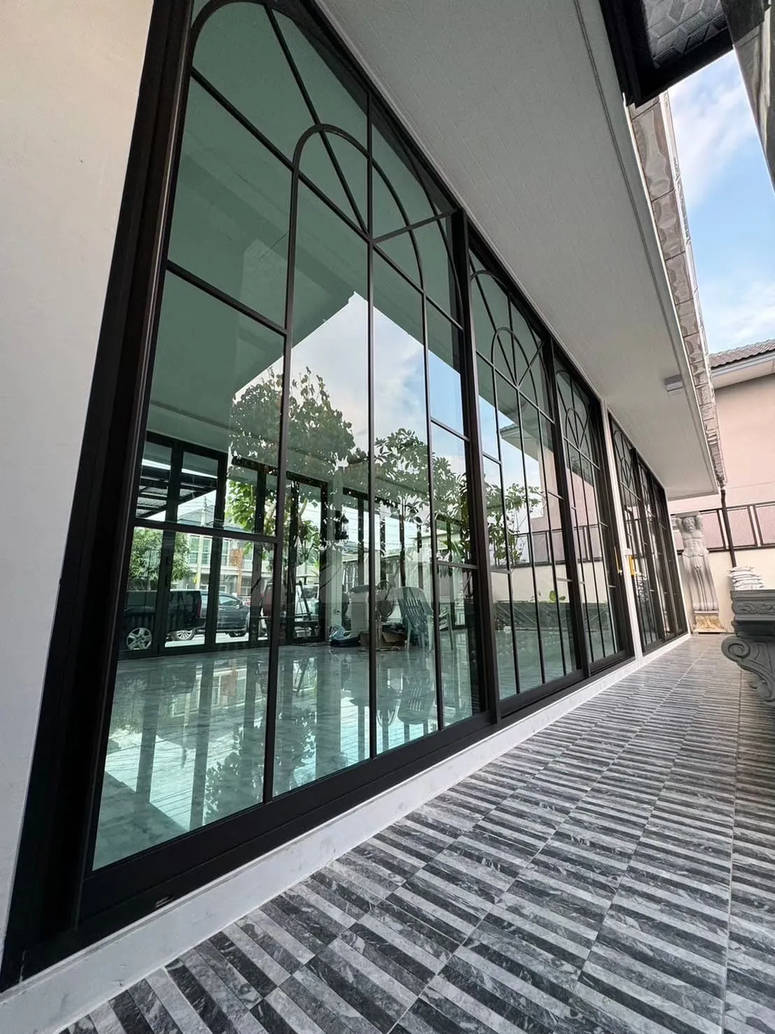 Installation of aluminum glass, door and window systems, installation ...